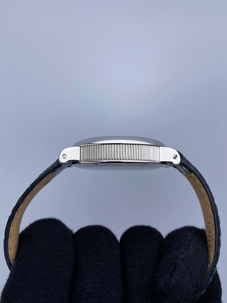 Gérald Genta Retro Disney G.3612 Donald Duck MOP Dial Watch