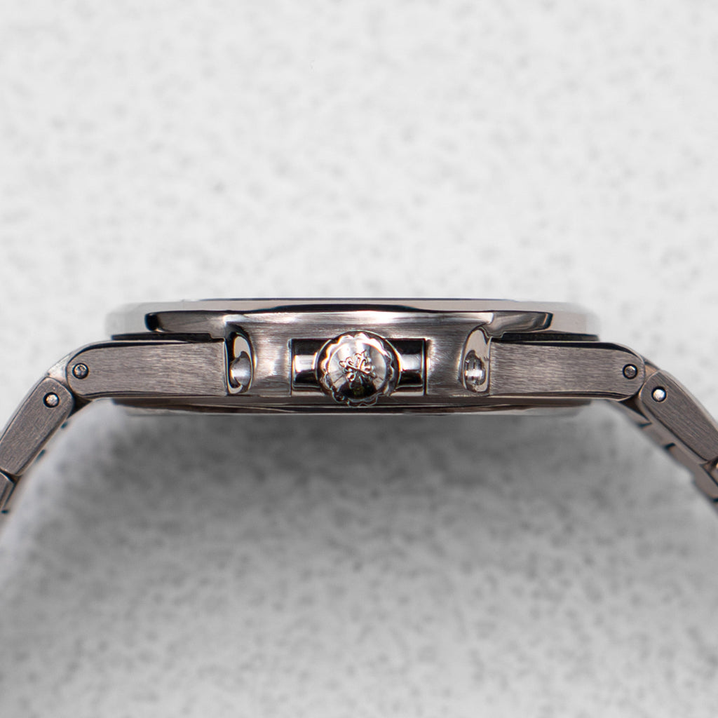 Patek Philippe Nautilus 7010/1G-010 Diamond Grey Dial Ladies Watch Box