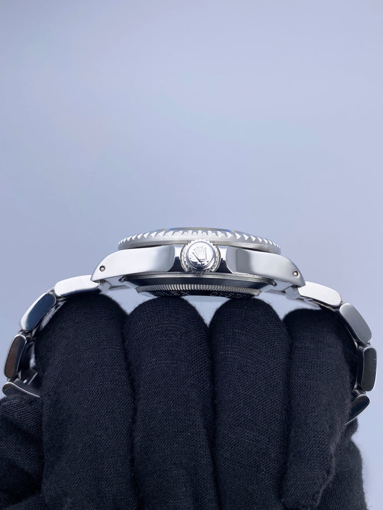 Rolex Sea Dweller 16660 "Triple Six" Mens Watch