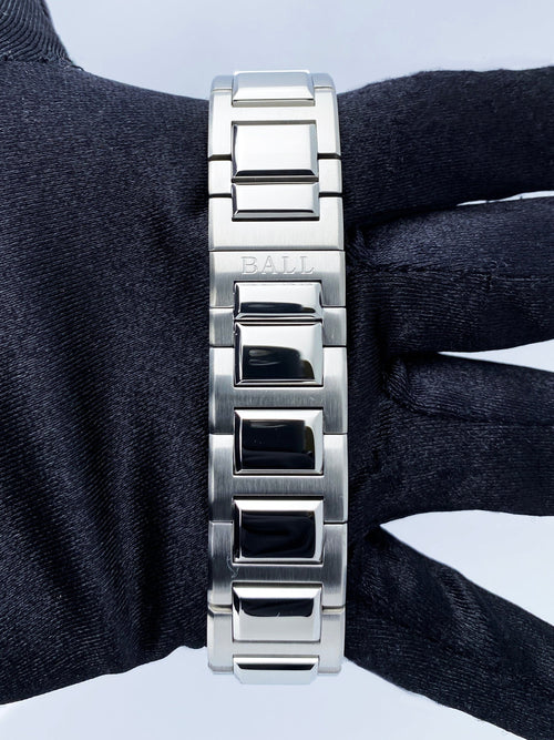 BALL Engineer III Marvelight Chronometer Burgundy Dial Rainbow Watch B